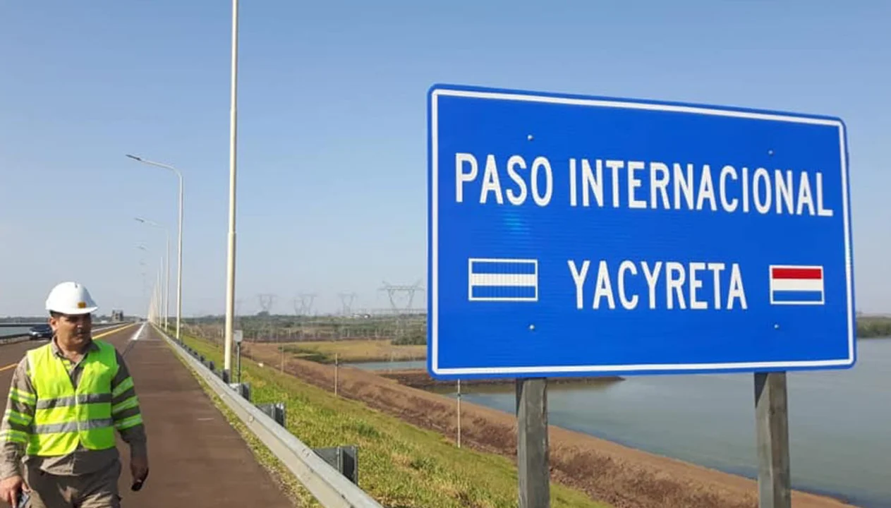 Habilitan paso fronterizo con Paraguay sobre represa de Yacyretá Habilitan paso fronterizo con Paraguay sobre represa de Yacyretá